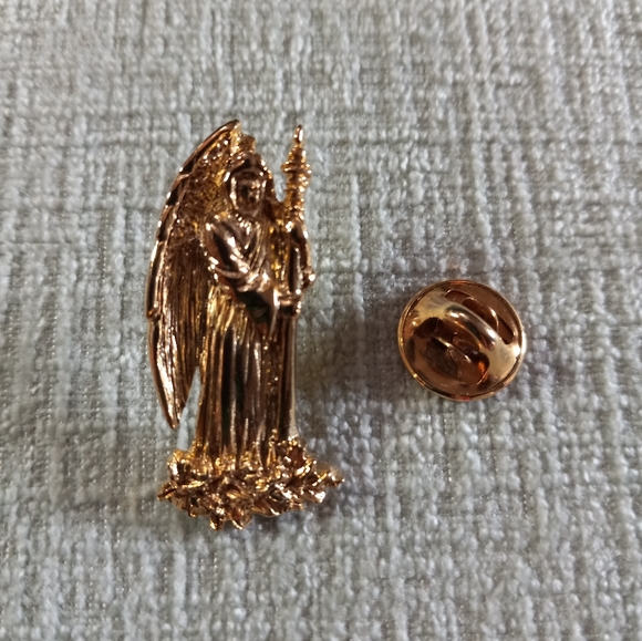 Jewelry | Vintage Gold Tone Angel Guard Christian Pin | Poshmark